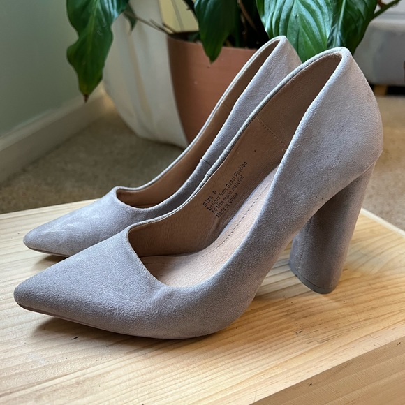 BEAST FASHION | Shoes | Beast Fashion Grey Suede Block Heel 6 | Poshmark